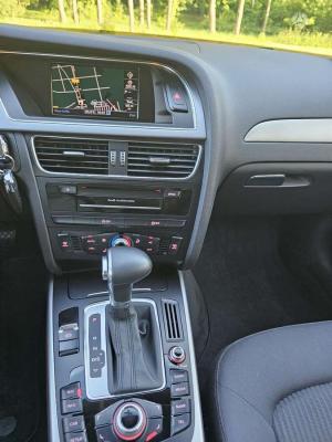 Blue Audi A4 2012 in Ukmerge, with an engine capacity of 1.97 L and mileage of 384 thousand km for 5900 €, photo 16 on AUTOMOTO.COM.LV