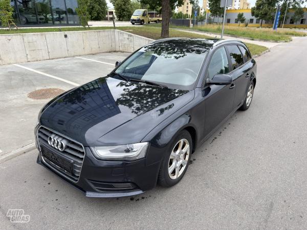 Zils Audi A4 2012 Panevēža, ar dzinēja tilpumu 2.00 L un nobraukumu 316 tūkst. km par 6250 €, foto 4 vietnē AUTOMOTO.COM.LV
