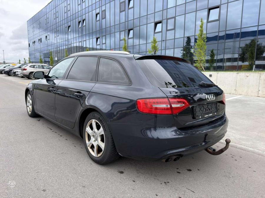 Zils Audi A4 2012 Panevēža, ar dzinēja tilpumu 1.97 L un nobraukumu 316 tūkst. km par 6250 €, foto 8 vietnē AUTOMOTO.COM.LV