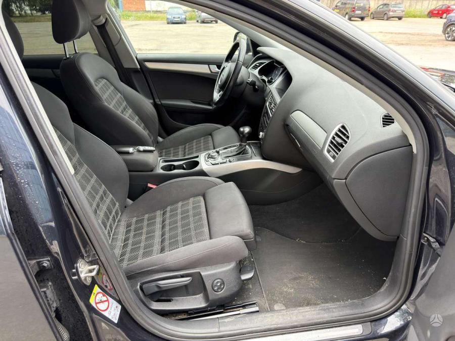 Zils Audi A4 2012 Panevēža, ar dzinēja tilpumu 1.97 L un nobraukumu 316 tūkst. km par 6250 €, foto 15 vietnē AUTOMOTO.COM.LV