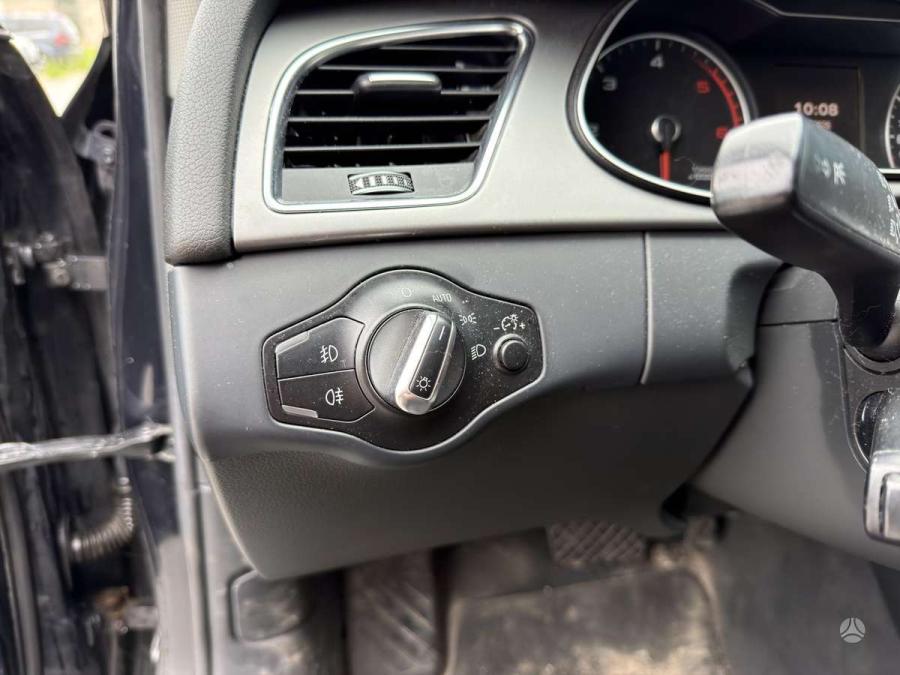 Zils Audi A4 2012 Panevēža, ar dzinēja tilpumu 1.97 L un nobraukumu 316 tūkst. km par 6250 €, foto 24 vietnē AUTOMOTO.COM.LV