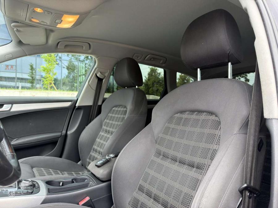 Zils Audi A4 2012 Panevēža, ar dzinēja tilpumu 1.97 L un nobraukumu 316 tūkst. km par 6250 €, foto 26 vietnē AUTOMOTO.COM.LV