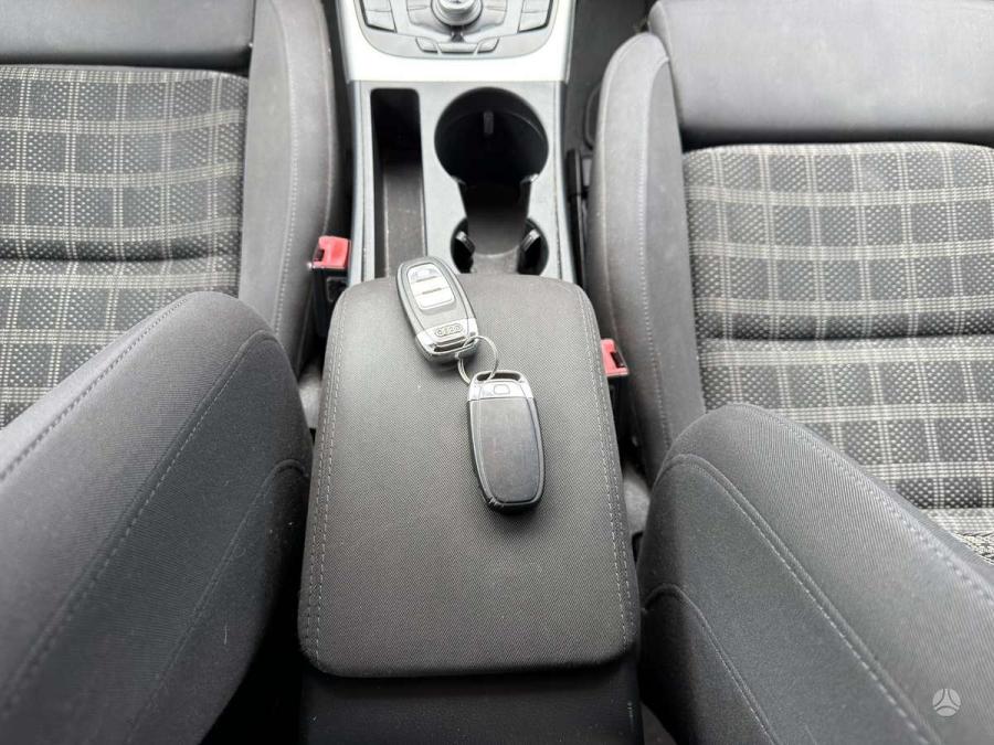 Zils Audi A4 2012 Panevēža, ar dzinēja tilpumu 1.97 L un nobraukumu 316 tūkst. km par 6250 €, foto 28 vietnē AUTOMOTO.COM.LV