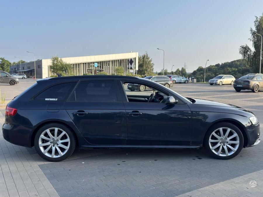 Zils Audi A4 2012 Jonava, ar dzinēja tilpumu 2.00 L un nobraukumu 333 tūkst. km par 6400 €, foto 5 vietnē AUTOMOTO.COM.LV