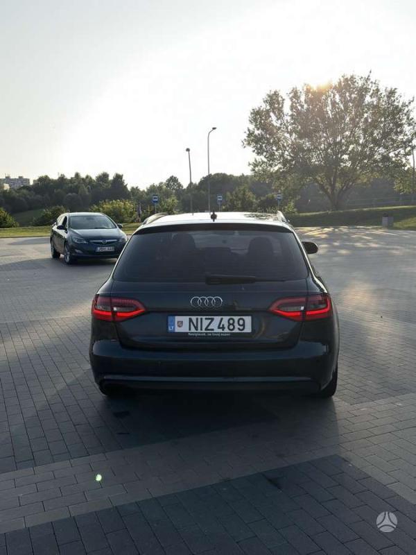 Zils Audi A4 2012 Jonava, ar dzinēja tilpumu 2.00 L un nobraukumu 333 tūkst. km par 6400 €, foto 6 vietnē AUTOMOTO.COM.LV