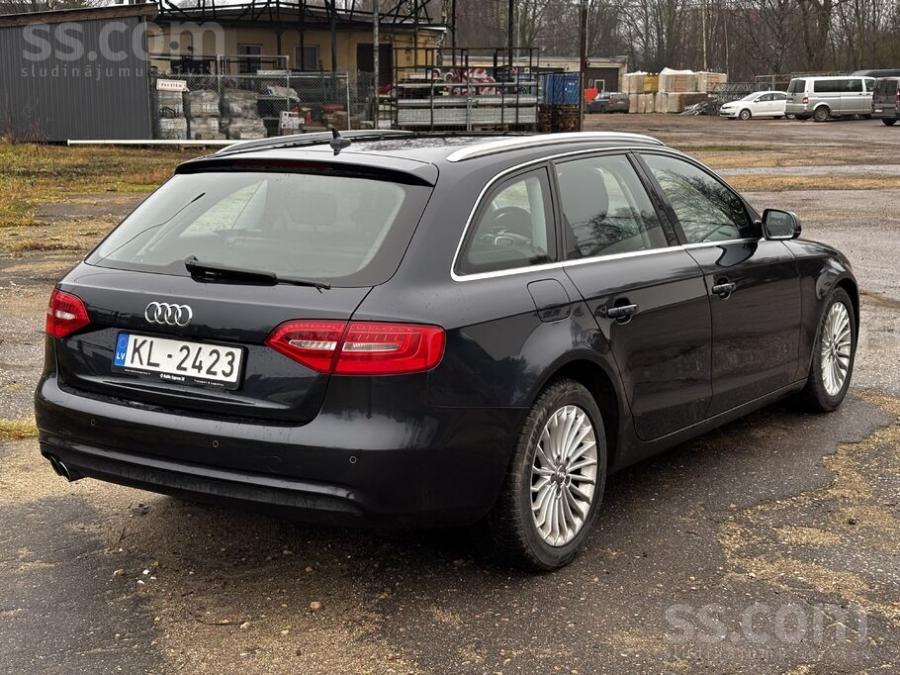 Zils Audi A4 2013 Rīga, ar dzinēja tilpumu 2.00 L un nobraukumu 314 tūkst. km par 6800 €, foto 3 vietnē AUTOMOTO.COM.LV