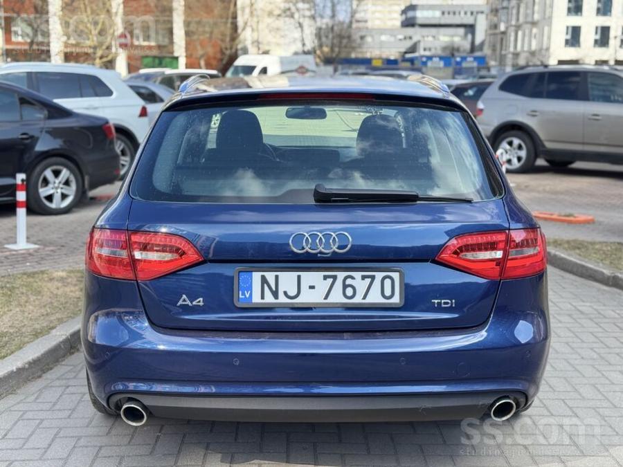 Blue Audi A4 2013 in Riga, with an engine capacity of 3.00 L and mileage of 340 thousand km for 5990 €, photo 5 on AUTOMOTO.COM.LV