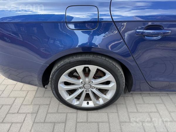 Zils Audi A4 2013 Rīga, ar dzinēja tilpumu 3.00 L un nobraukumu 340 tūkst. km par 5990 €, foto 8 vietnē AUTOMOTO.COM.LV