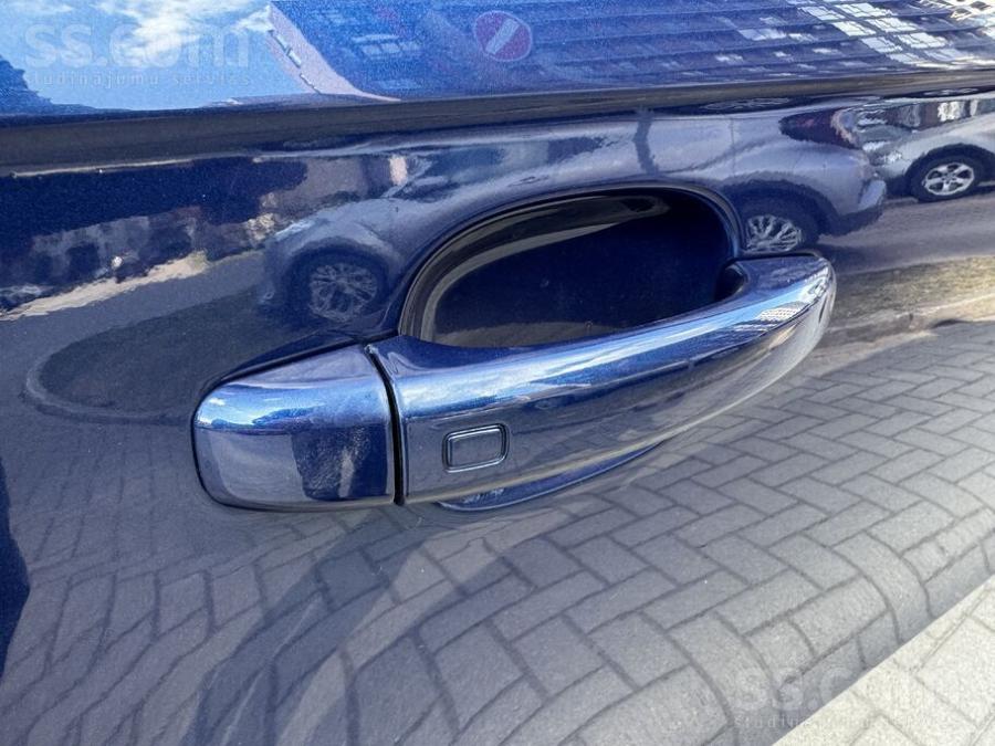 Blue Audi A4 2013 in Riga, with an engine capacity of 3.00 L and mileage of 340 thousand km for 5990 €, photo 17 on AUTOMOTO.COM.LV
