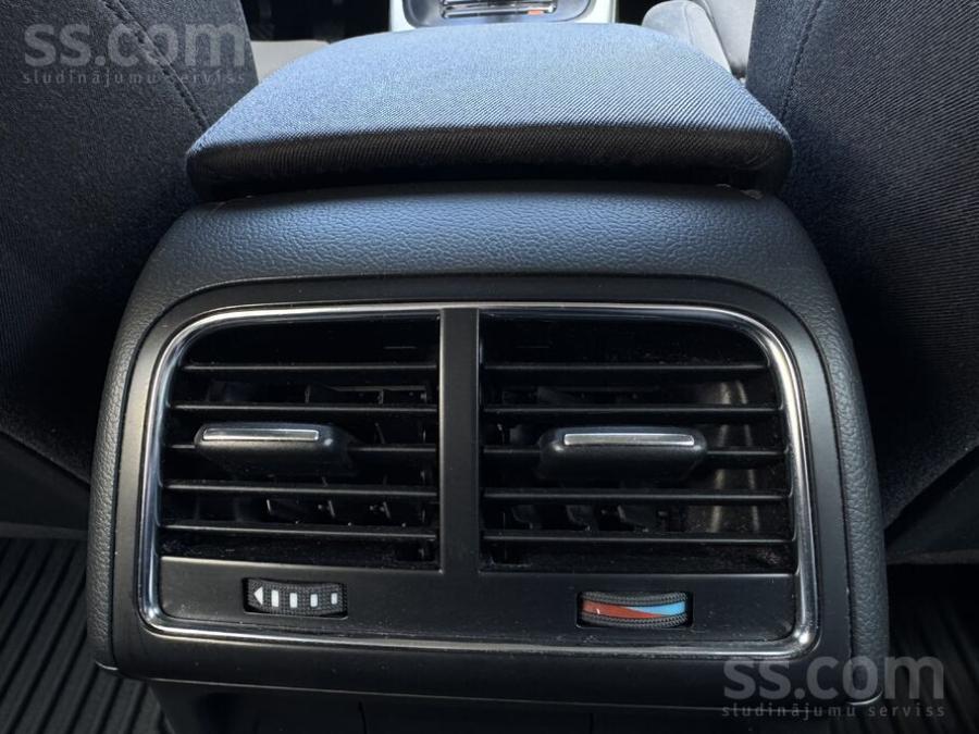 Blue Audi A4 2013 in Riga, with an engine capacity of 3.00 L and mileage of 340 thousand km for 5990 €, photo 26 on AUTOMOTO.COM.LV