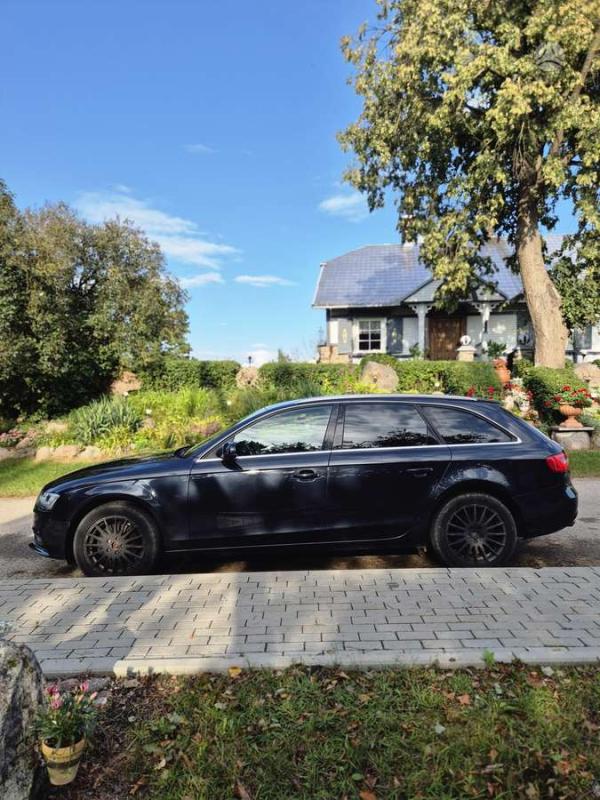 Zils Audi A4 2013 Prienai, ar dzinēja tilpumu 1.80 L un nobraukumu 280 tūkst. km par 5899 €, foto 10 vietnē AUTOMOTO.COM.LV