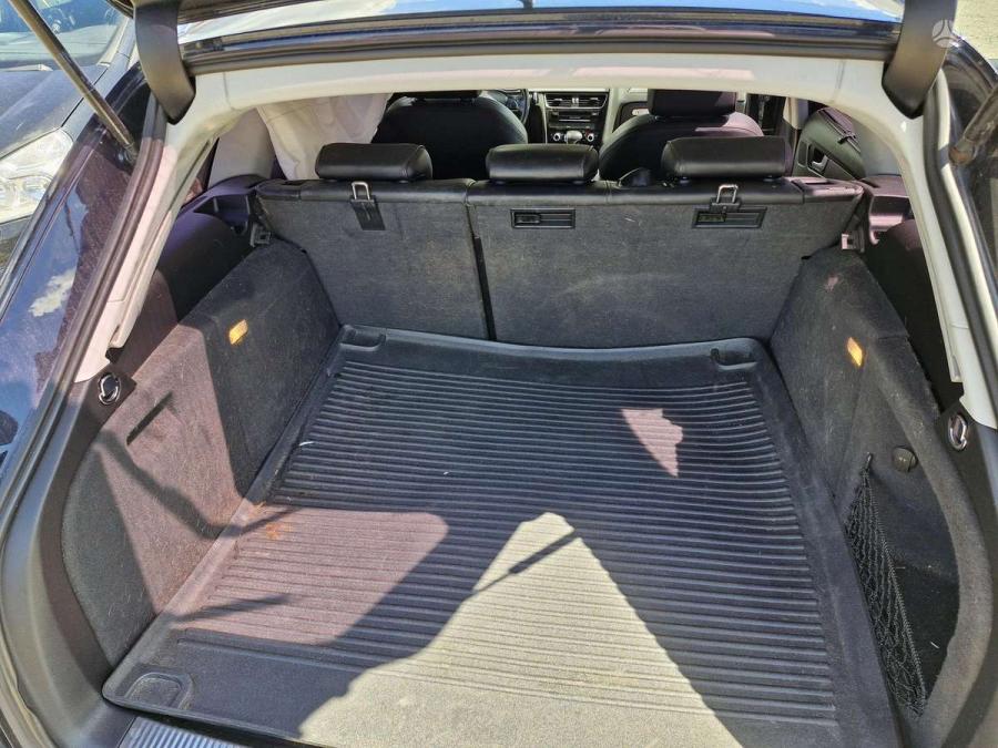 Zils Audi A4 2014 Marijampole, ar dzinēja tilpumu 1.97 L un nobraukumu 265 tūkst. km par 4100 €, foto 17 vietnē AUTOMOTO.COM.LV