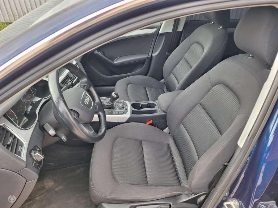 Zils Audi A4 2015 Marijampole, ar dzinēja tilpumu 2.00 L un nobraukumu 254 tūkst. km par 8100 €, foto 9 vietnē AUTOMOTO.COM.LV