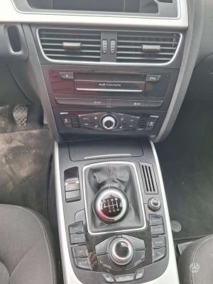 Zils Audi A4 2015 Marijampole, ar dzinēja tilpumu 2.00 L un nobraukumu 254 tūkst. km par 8100 €, foto 10 vietnē AUTOMOTO.COM.LV
