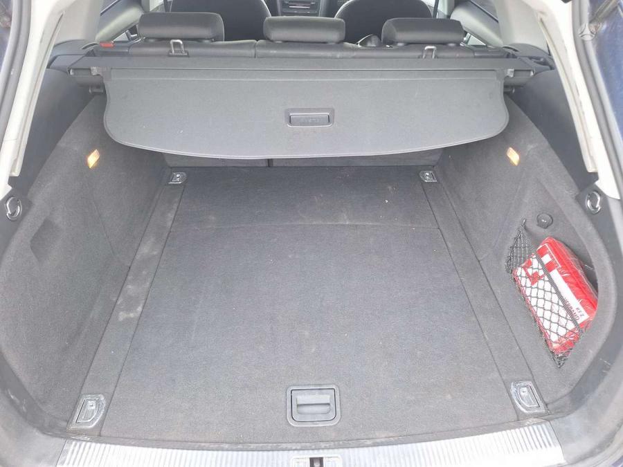 Zils Audi A4 2015 Marijampole, ar dzinēja tilpumu 2.00 L un nobraukumu 254 tūkst. km par 8100 €, foto 12 vietnē AUTOMOTO.COM.LV