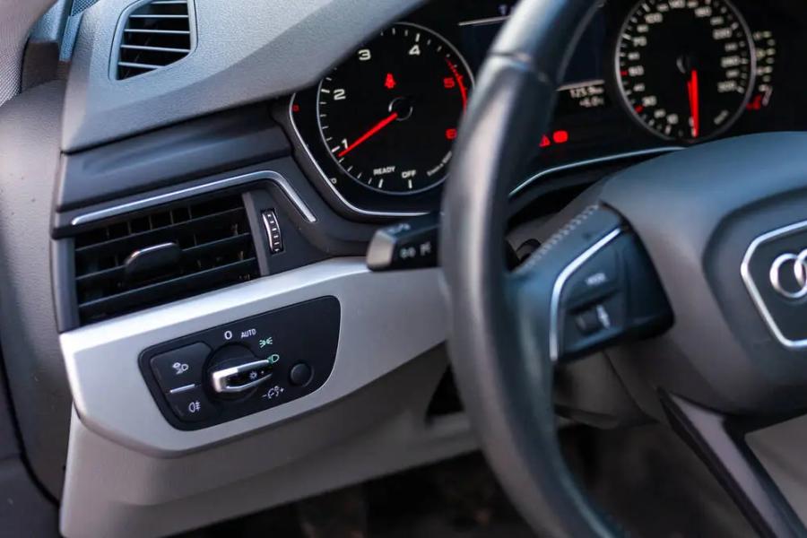 Zils Audi A4 2016 Rīga, ar dzinēja tilpumu 2.00 L un nobraukumu 175 tūkst. km par 11995 €, foto 17 vietnē AUTOMOTO.COM.LV