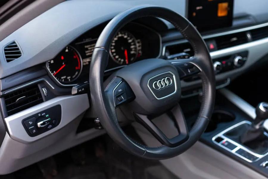 Zils Audi A4 2016 Rīga, ar dzinēja tilpumu 2.00 L un nobraukumu 175 tūkst. km par 11995 €, foto 18 vietnē AUTOMOTO.COM.LV