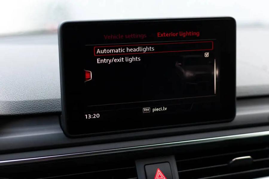Zils Audi A4 2016 Rīga, ar dzinēja tilpumu 2.00 L un nobraukumu 175 tūkst. km par 11995 €, foto 27 vietnē AUTOMOTO.COM.LV
