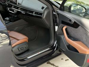 Blue Audi A4 2017 in Vilnius, with an engine capacity of 2.97 L and mileage of 224 thousand km for 15590 €, photo 30 on AUTOMOTO.COM.LV