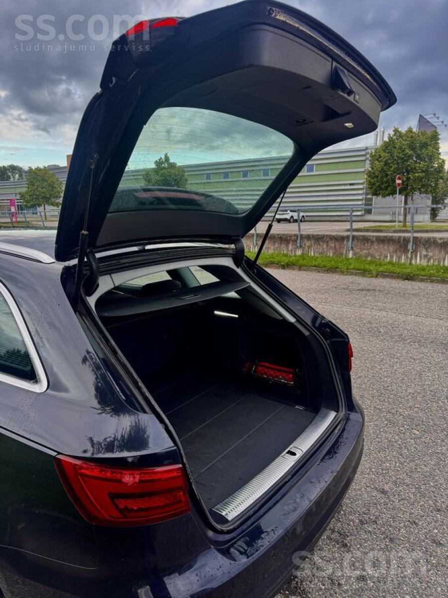 Blue Audi A4 2017 in Riga, with an engine capacity of 2.00 L and mileage of 231 thousand km for 12900 €, photo 5 on AUTOMOTO.COM.LV