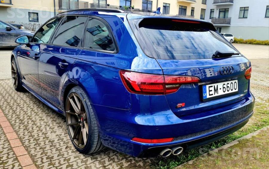 Blue Audi A4 2018 in Riga, with an engine capacity of 2.00 L and mileage of 140 thousand km for 23000 €, photo 3 on AUTOMOTO.COM.LV