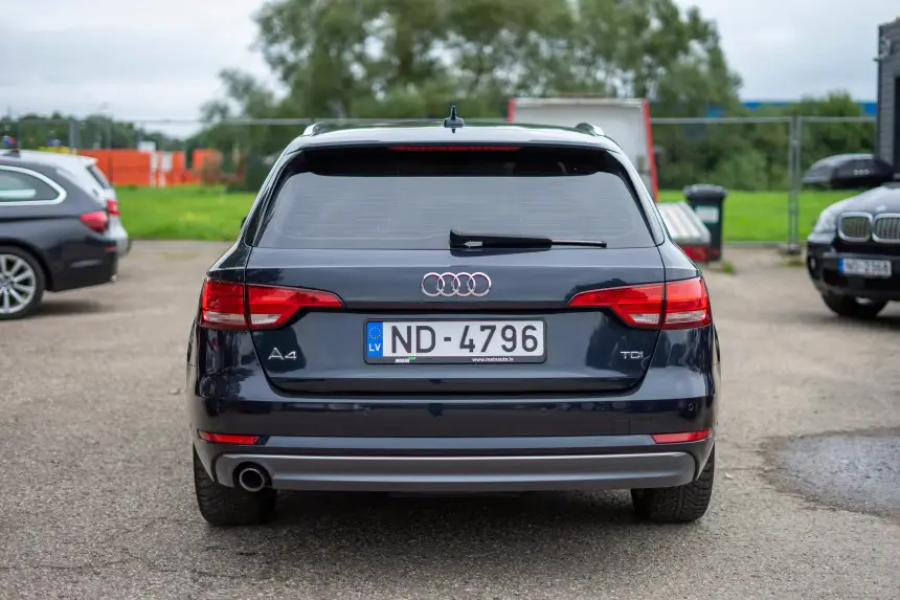 Zils Audi A4 2018 Liepāja, ar dzinēja tilpumu 2.00 L un nobraukumu 96 tūkst. km par 17800 €, foto 4 vietnē AUTOMOTO.COM.LV