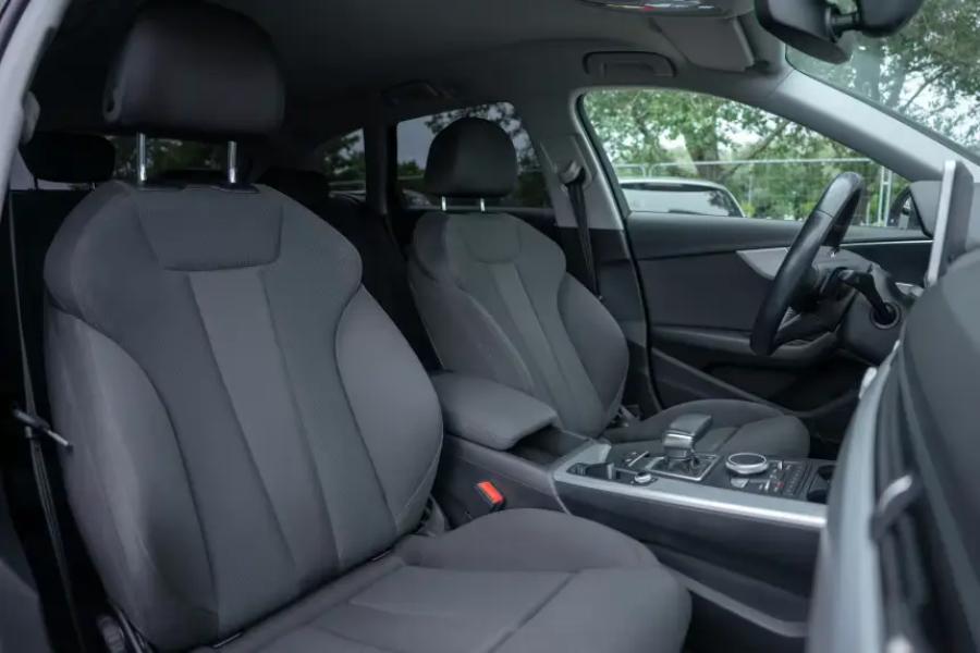 Zils Audi A4 2018 Liepāja, ar dzinēja tilpumu 2.00 L un nobraukumu 96 tūkst. km par 17800 €, foto 13 vietnē AUTOMOTO.COM.LV