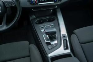 Zils Audi A4 2018 Liepāja, ar dzinēja tilpumu 2.00 L un nobraukumu 96 tūkst. km par 17800 €, foto 18 vietnē AUTOMOTO.COM.LV