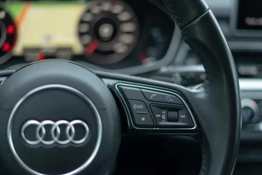 Zils Audi A4 2018 Liepāja, ar dzinēja tilpumu 2.00 L un nobraukumu 96 tūkst. km par 17800 €, foto 22 vietnē AUTOMOTO.COM.LV