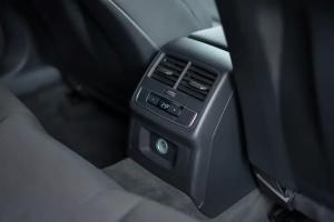 Zils Audi A4 2018 Liepāja, ar dzinēja tilpumu 2.00 L un nobraukumu 96 tūkst. km par 17800 €, foto 30 vietnē AUTOMOTO.COM.LV