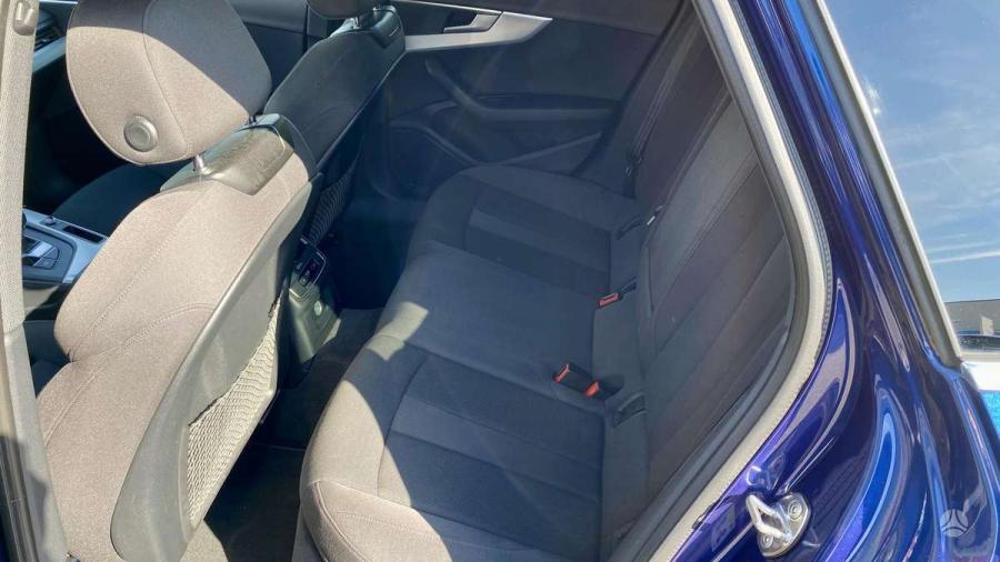 Zils Audi A4 2018 Marijampole, ar dzinēja tilpumu 1.97 L un nobraukumu 120 tūkst. km par 15500 €, foto 14 vietnē AUTOMOTO.COM.LV