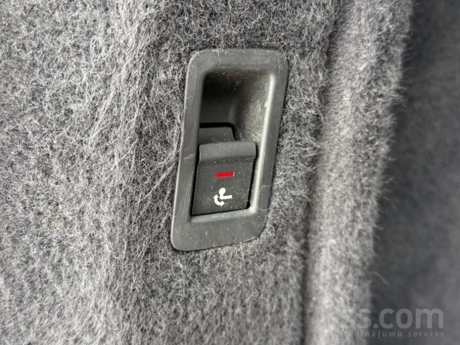 Blue Audi A4 2019 in Riga, with an engine capacity of 2.00 L and mileage of 191 thousand km for 15500 €, photo 21 on AUTOMOTO.COM.LV