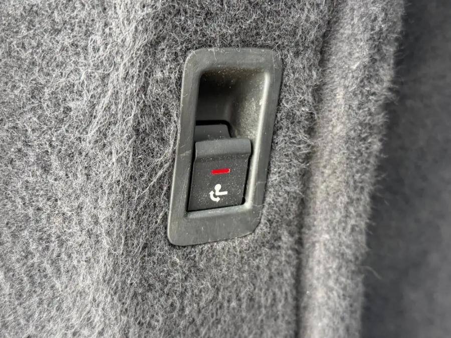 Zils Audi A4 2019 Rīga, ar dzinēja tilpumu 2.00 L un nobraukumu 192 tūkst. km par 15500 €, foto 20 vietnē AUTOMOTO.COM.LV