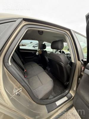 Brown Audi A4 2006 in Jurmala, with an engine capacity of 2.70 L and mileage of 328 thousand km for 2500 €, photo 11 on AUTOMOTO.COM.LV