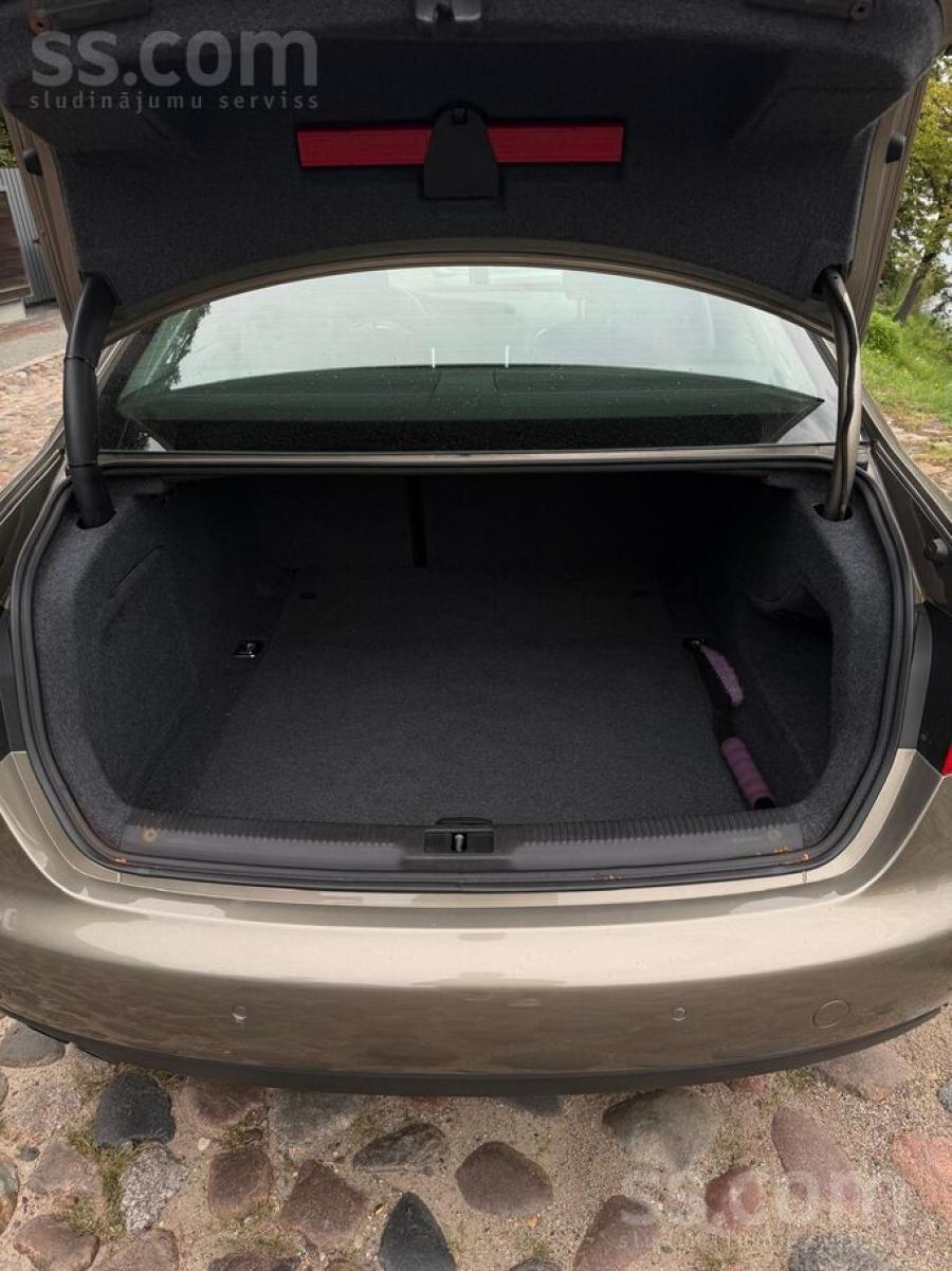 Brown Audi A4 2009 in Riga, with an engine capacity of 2.00 L and mileage of 311 thousand km for 5780 €, photo 5 on AUTOMOTO.COM.LV