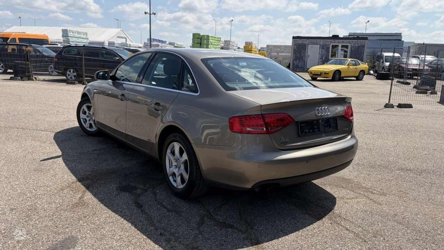 Brūns Audi A4 2010 Marijampole, ar dzinēja tilpumu 1.80 L un nobraukumu 126 tūkst. km par 5555 €, foto 6 vietnē AUTOMOTO.COM.LV