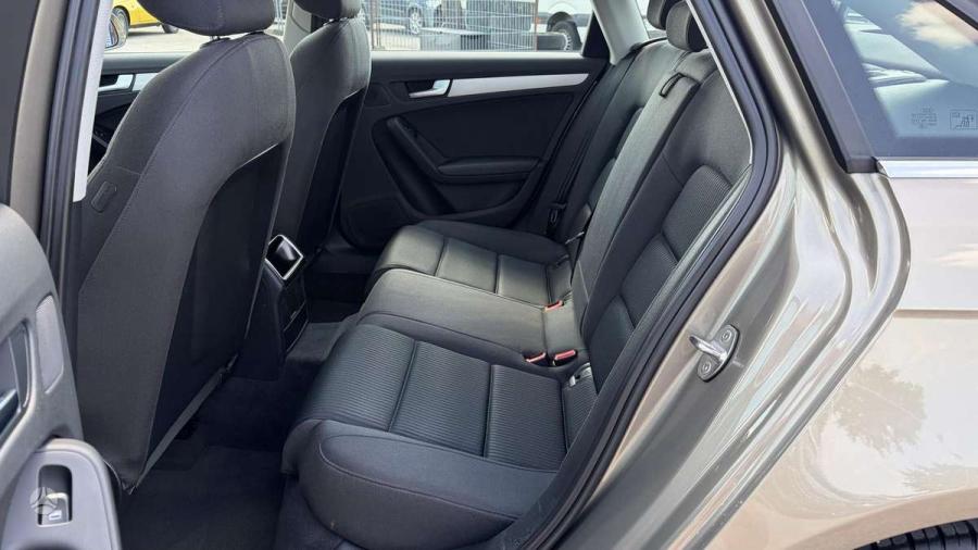 Brūns Audi A4 2010 Marijampole, ar dzinēja tilpumu 1.80 L un nobraukumu 126 tūkst. km par 5555 €, foto 14 vietnē AUTOMOTO.COM.LV