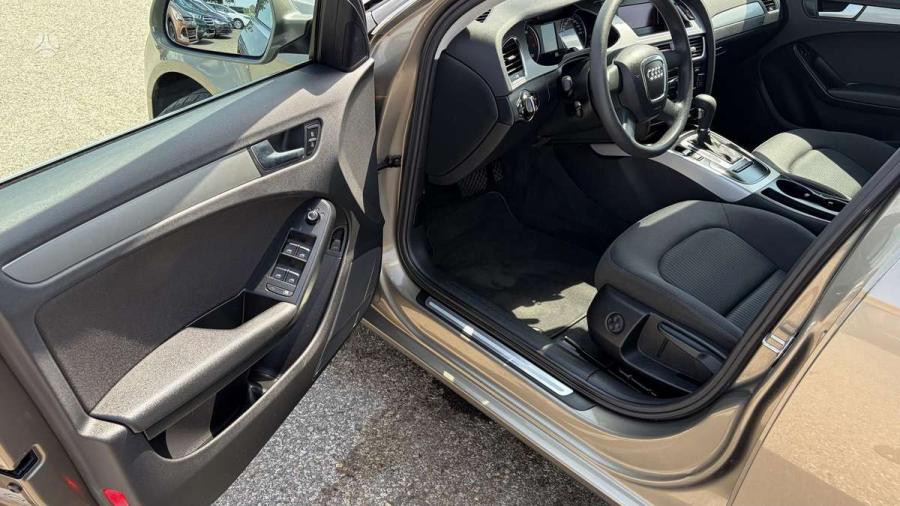 Brūns Audi A4 2010 Marijampole, ar dzinēja tilpumu 1.80 L un nobraukumu 126 tūkst. km par 5555 €, foto 20 vietnē AUTOMOTO.COM.LV
