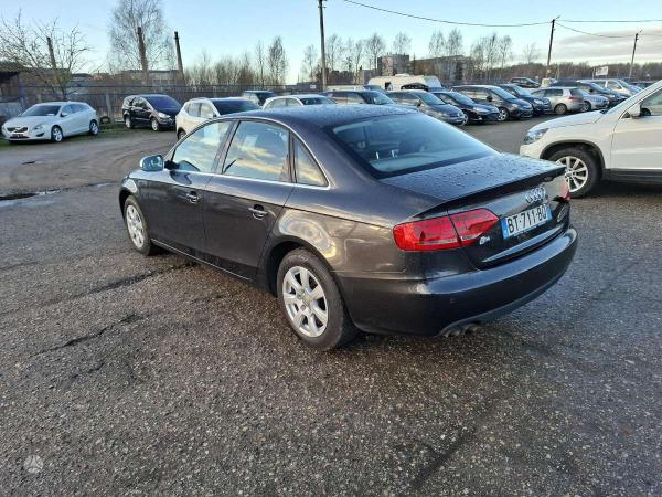 Brūns Audi A4 2011 Panevēža, ar dzinēja tilpumu 1.97 L un nobraukumu 240 tūkst. km par 5950 €, foto 3 vietnē AUTOMOTO.COM.LV
