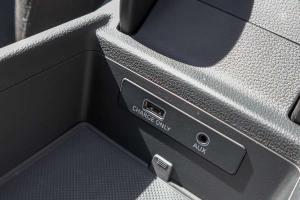 Brown Audi A4 2017 in Kaunas, with an engine capacity of 1.97 L and mileage of 291 thousand km for 13999 €, photo 35 on AUTOMOTO.COM.LV