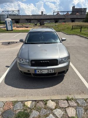 Brūns Audi A4 2002 Valmiera, ar dzinēja tilpumu 2.50 L un nobraukumu 476 tūkst. km par 1750 €, foto  vietnē AUTOMOTO.COM.LV