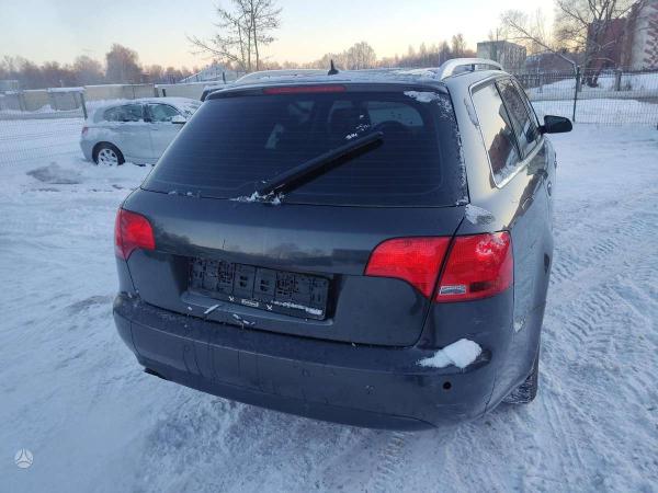 Brūns Audi A4 2006 Prienai, ar dzinēja tilpumu 1.99 L un nobraukumu 284 tūkst. km par 2500 €, foto 6 vietnē AUTOMOTO.COM.LV