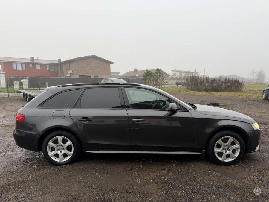 Brūns Audi A4 2010 Kauņa, ar dzinēja tilpumu 1.97 L un nobraukumu 300 tūkst. km par 3500 €, foto 19 vietnē AUTOMOTO.COM.LV
