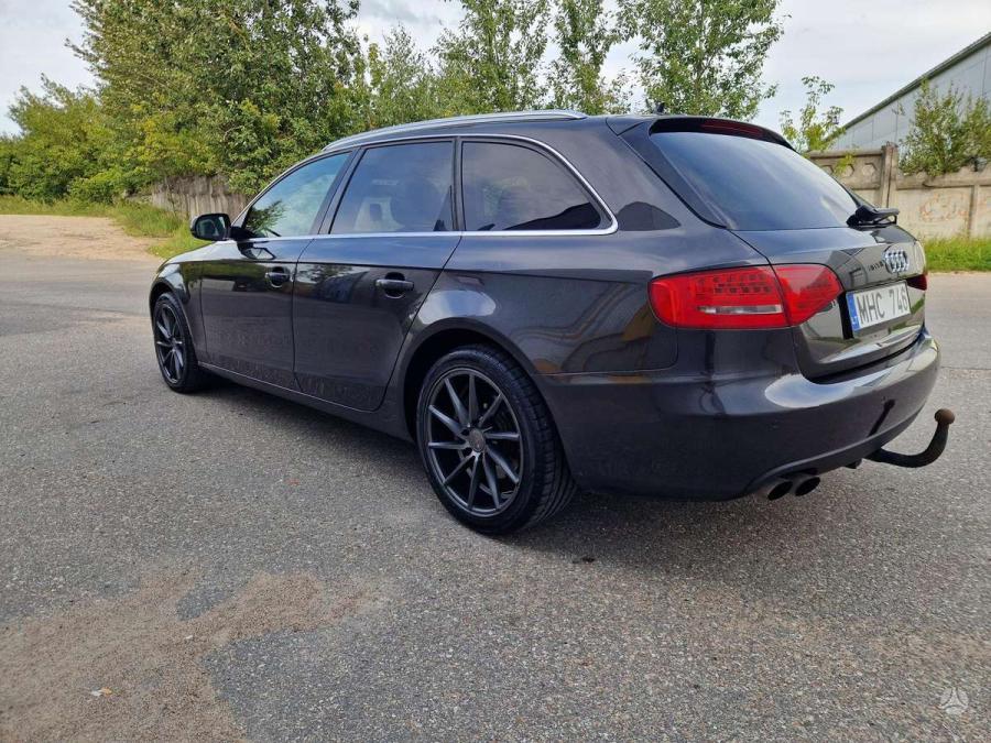 Brūns Audi A4 2010 Viļņa, ar dzinēja tilpumu 1.97 L un nobraukumu 431 tūkst. km par 3300 €, foto 4 vietnē AUTOMOTO.COM.LV