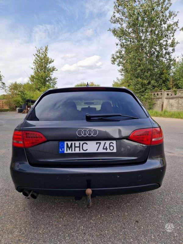 Brown Audi A4 2010 in Vilnius, with an engine capacity of 1.97 L and mileage of 431 thousand km for 3300 €, photo 5 on AUTOMOTO.COM.LV