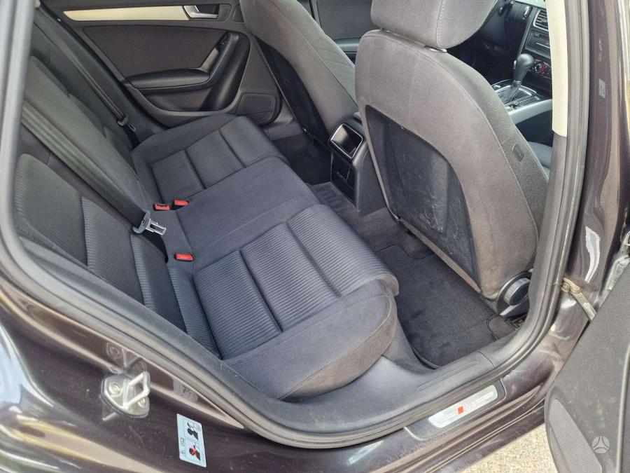 Brūns Audi A4 2010 Viļņa, ar dzinēja tilpumu 1.97 L un nobraukumu 431 tūkst. km par 3300 €, foto 13 vietnē AUTOMOTO.COM.LV