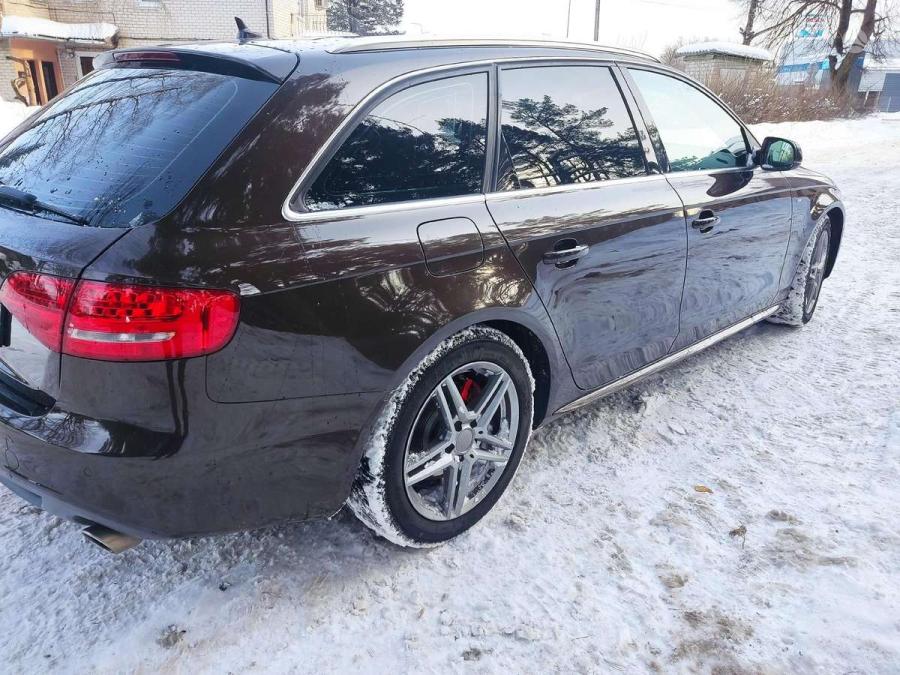 Brown Audi A4 2011 in Utena, with an engine capacity of 2.97 L and mileage of 299 thousand km for 6650 €, photo 25 on AUTOMOTO.COM.LV