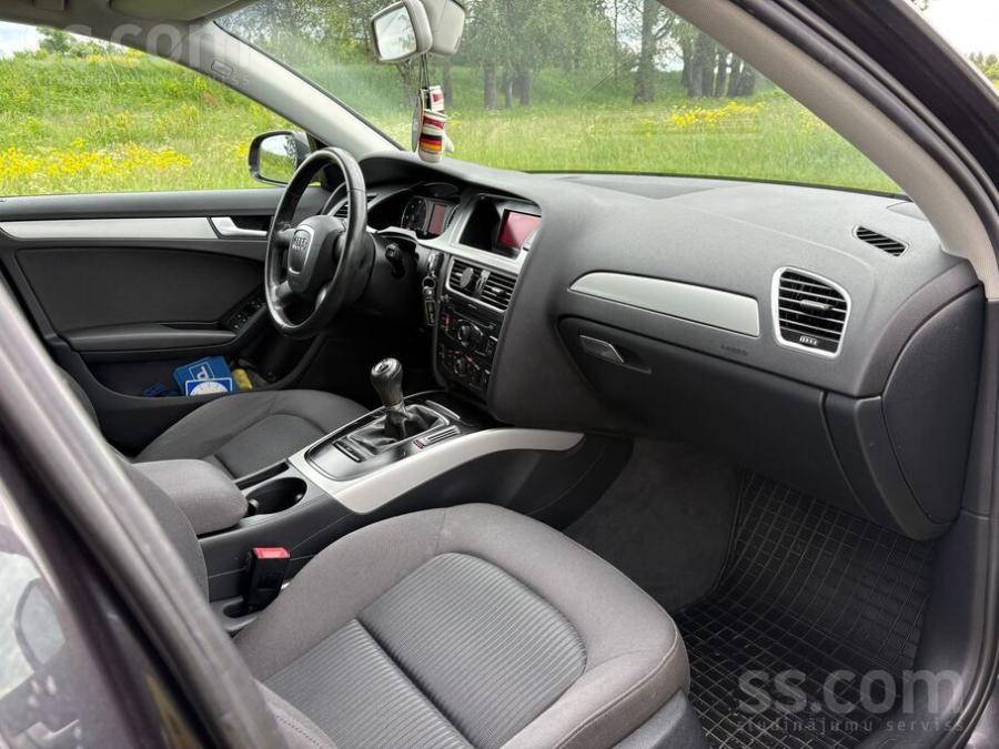 Brown Audi A4 2011 in Daugavpils, with an engine capacity of 2.00 L and mileage of 0 thousand km for 5650 €, photo 27 on AUTOMOTO.COM.LV