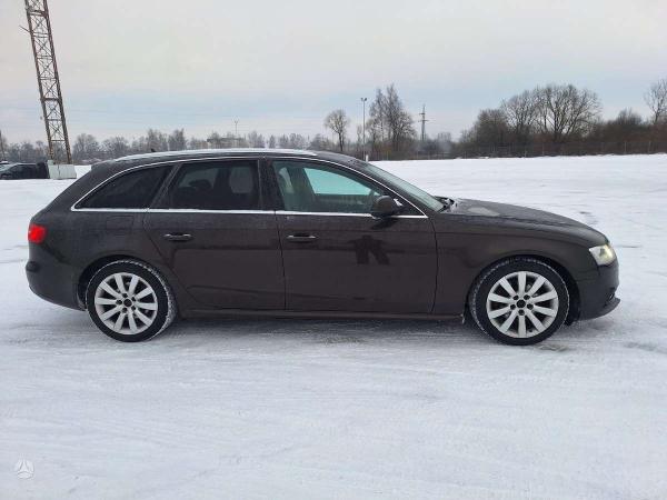Brūns Audi A4 2012 Marijampole, ar dzinēja tilpumu 1.97 L un nobraukumu 265 tūkst. km par 3899 €, foto 4 vietnē AUTOMOTO.COM.LV