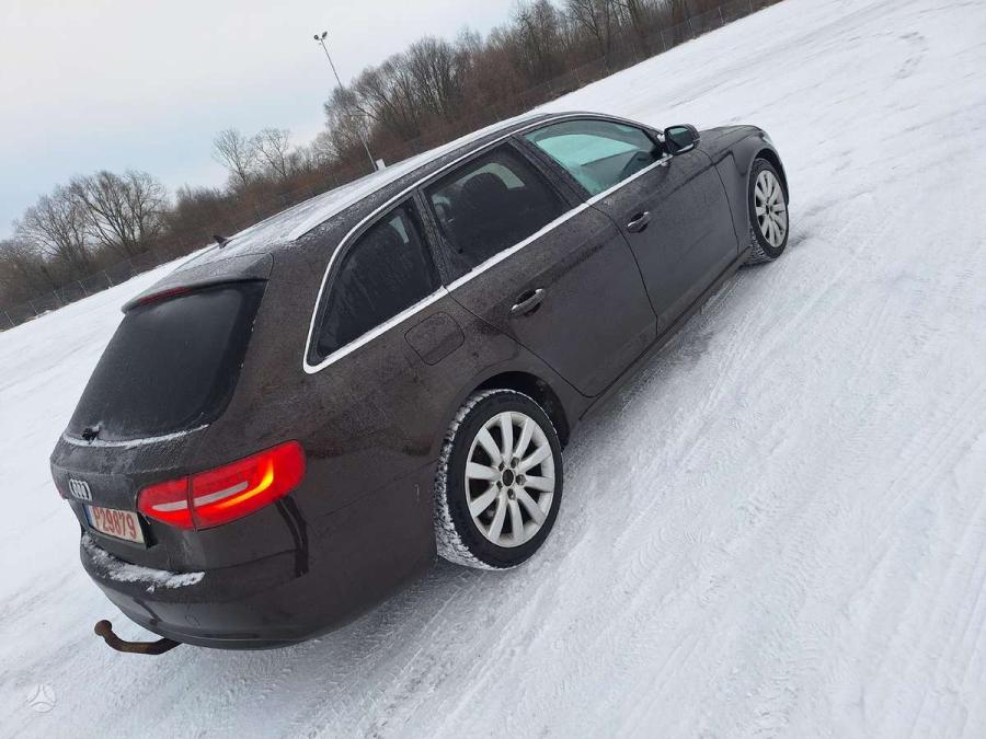 Brūns Audi A4 2012 Marijampole, ar dzinēja tilpumu 1.97 L un nobraukumu 265 tūkst. km par 3899 €, foto 7 vietnē AUTOMOTO.COM.LV